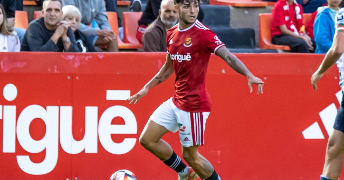 El Nàstic hace oficial la renovación y salida de Marc Álvarez