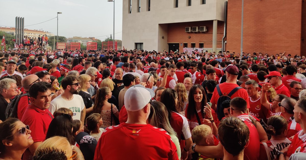 Final play-off: L'afició escalfa motors fent bullir el Nou Estadi