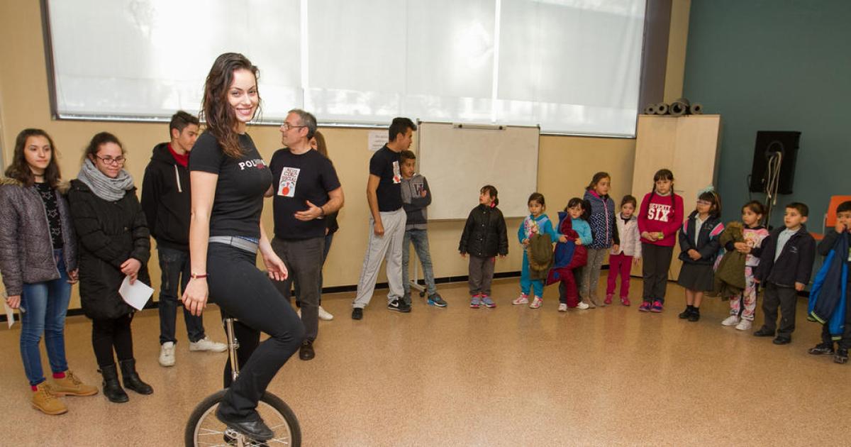 La concursant de 'Gran Hermano' Niedziela Raluy ofereix un taller de circ