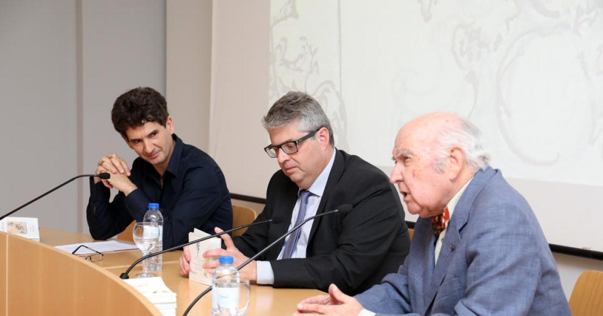 La familia de Jujol presenta los anillos que el arquitecto diseñó en 1919