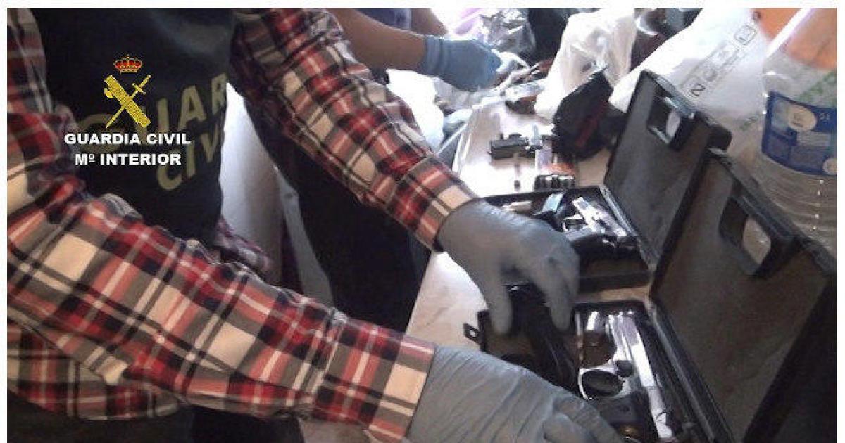 Un detingut al Pla de Santa Maria per adquirir i vendre armes de foc ...