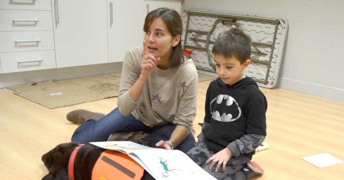 Vila-seca estrena dos nous 'mestres' de lectura: els gossos Lolo i Mel