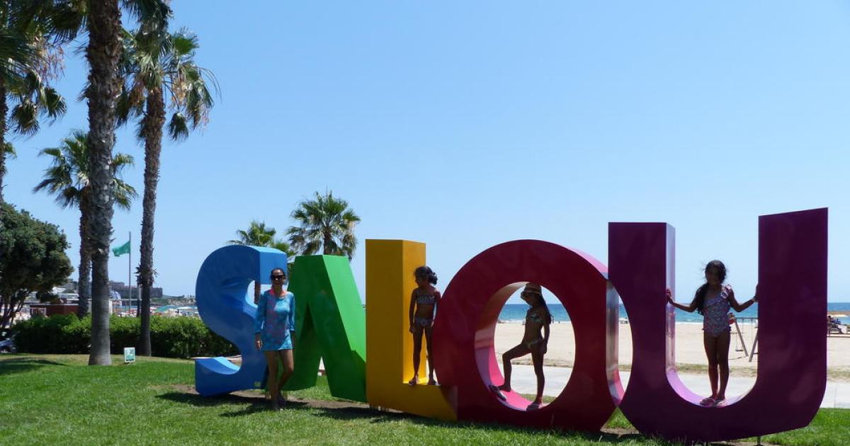 Se instalan en Salou unas letras gigantes con el nombre del municipio