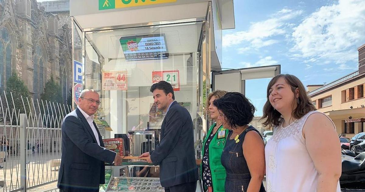 El nuevo modelo de quiosco de la ONCE llega a Reus