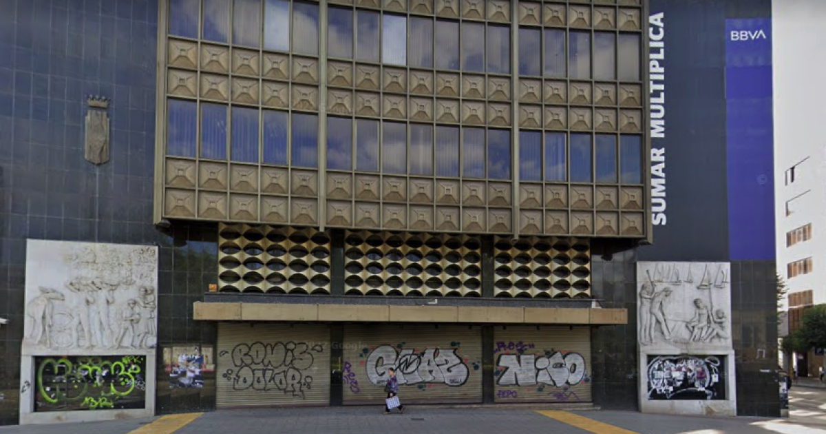 El edificio de la antigua sede de la Caixa Tarragona en la Imperial Tarraco, en venta