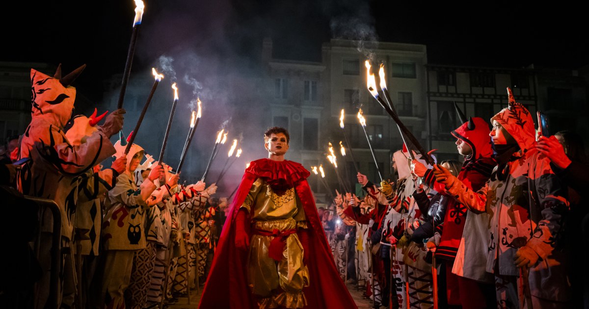 Les mejores imágenes del pregón de Su Majestad el Rey Carnaval en Reus