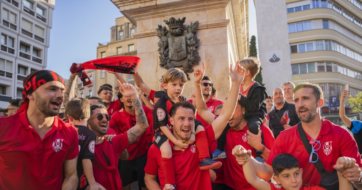 Las mejores imágenes de la celebración del ascenso a Segunda RFEF del ...