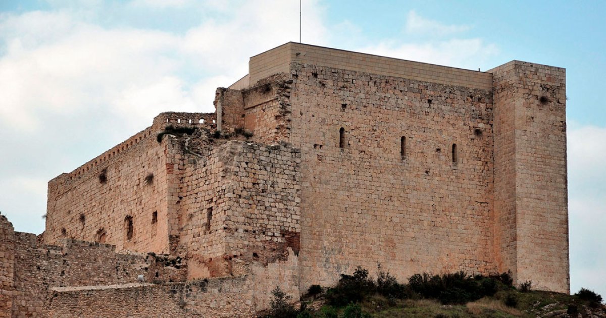 El castillo árabe más espectacular de España está en uno de los pueblos ...