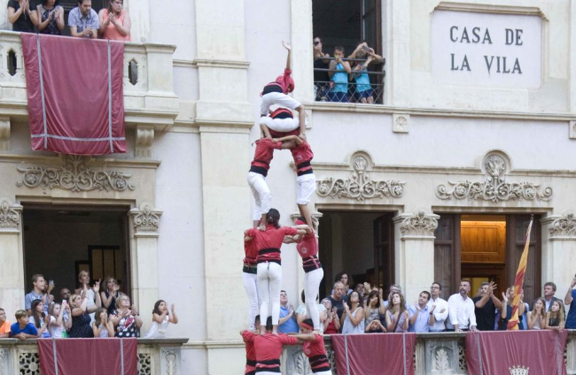 La Colla Vella fa història descarregant per primer cop el 3de10 amb ...