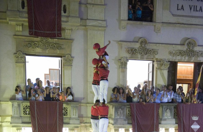 La Colla Vella fa història descarregant per primer cop el 3de10 amb ...