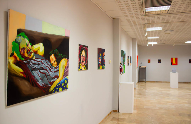 La vida desde un prisma de color rojo