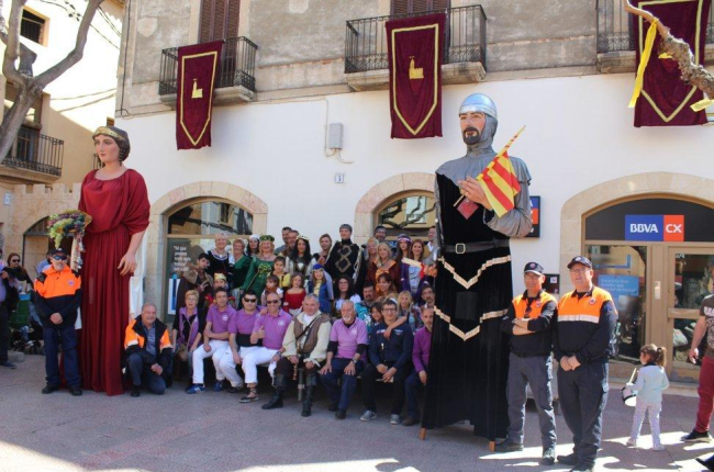 El Mercat Medieval de Creixell omple els carrers de cultura i de color