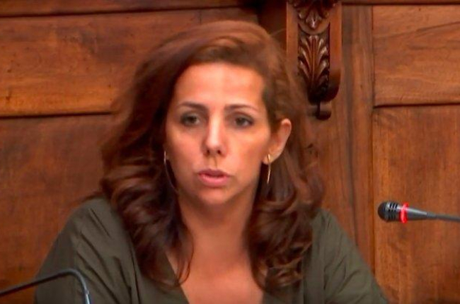 Francina Vila assumeix l'acta de regidor de Forn arran de la inhabilitació: «Avui és un dia trist»