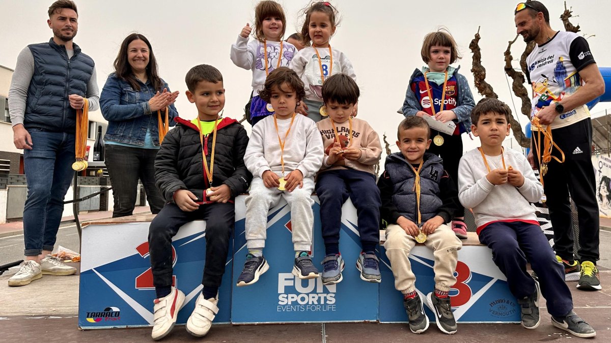 Más de 240 personas participan en la carrera Trail y en las Kids Run de ...