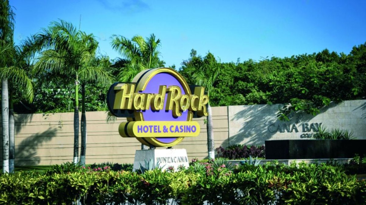 El promotor del Hard Rock, ja sense catifa vermella, espera en silenci ...