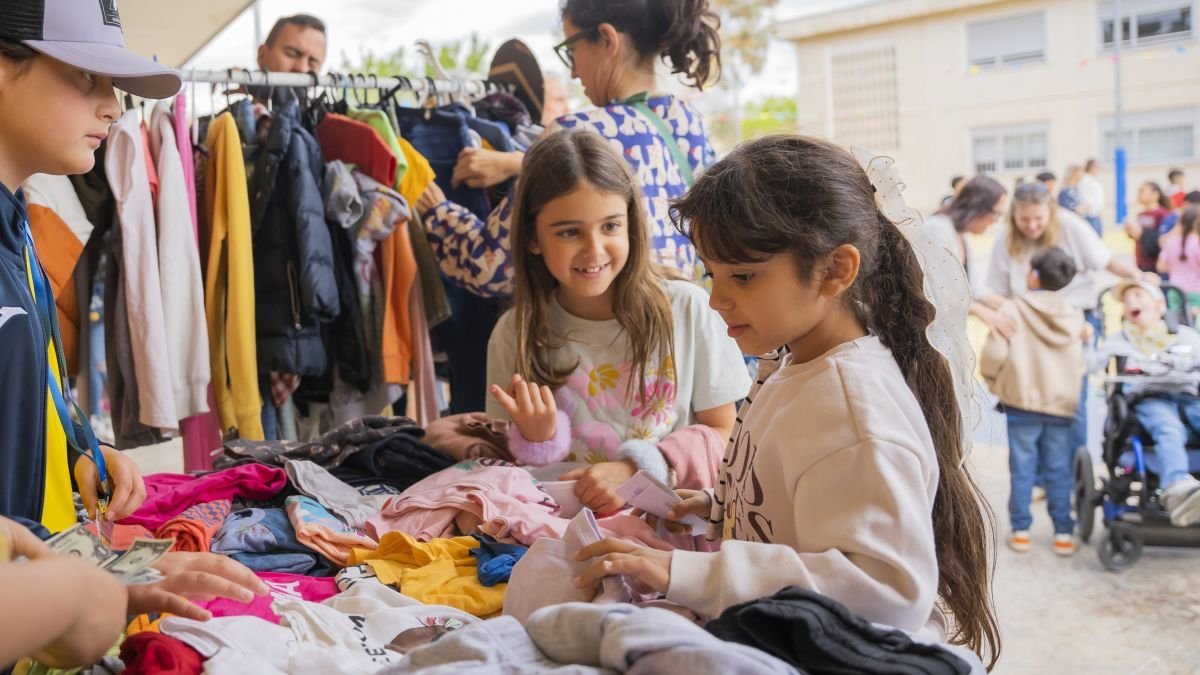 El Alberich Clothing Swap vuelve a reunir a los alumnos para ...