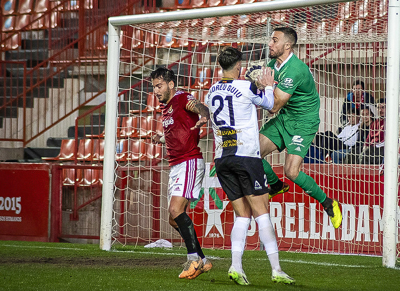 Els càlculs afavoreixen un Nàstic que celebra les festes en posicions ...
