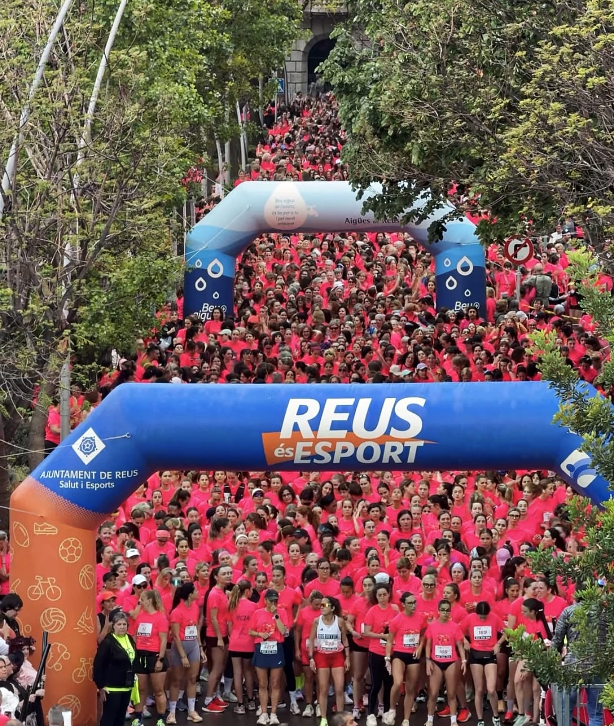 La Cursa de les Dones vuelve a llenar las calles de Reus a pesar de la ...