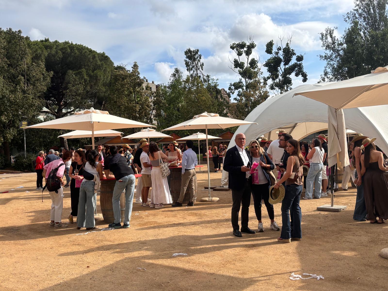 La Reus Viu el Vi ja omple el parc de Sant Jordi amb vins, vermuts i ...